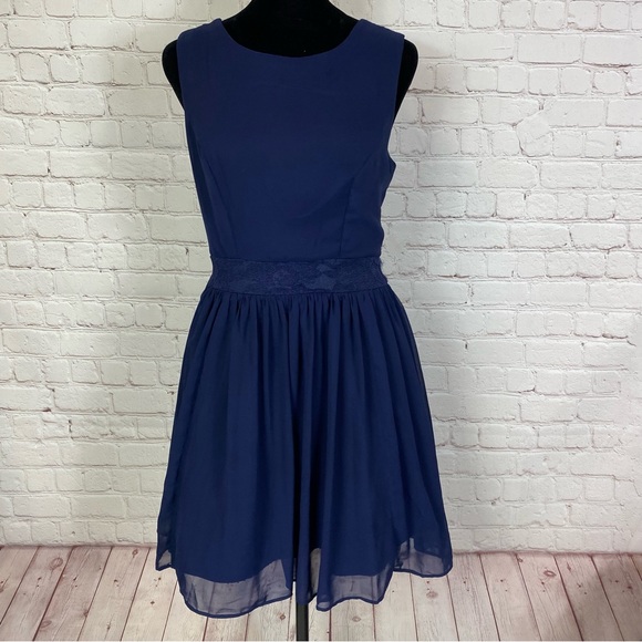 B. Smart | Dresses | 85 B Smart Navy Blue Sleeveless Lace Accent Fit ...